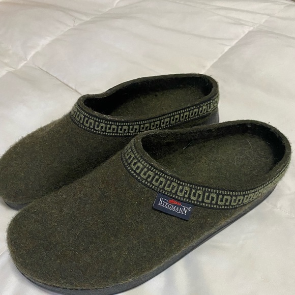 Stegmann | Shoes | Stegmann Mens Wool Clog Nwot Olive Green Size5 ...